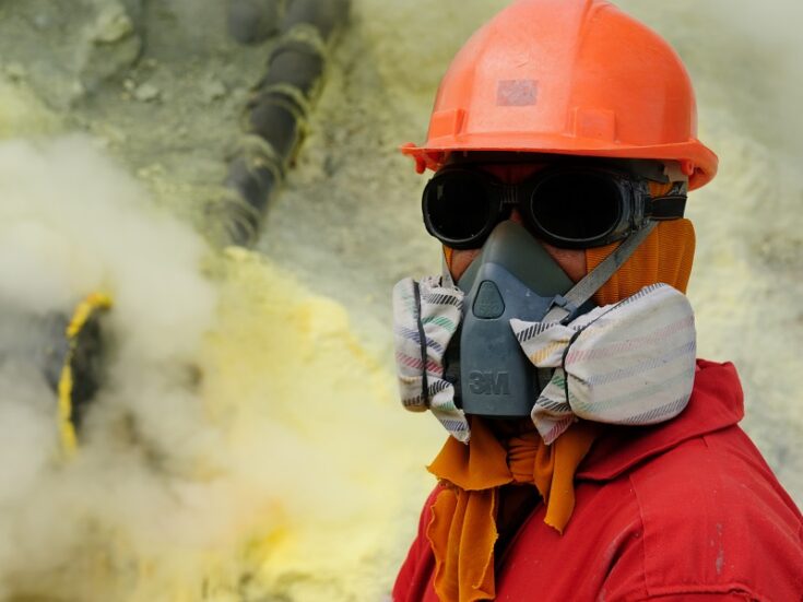 Mining breathing equipment: working with underground mine self rescuers
