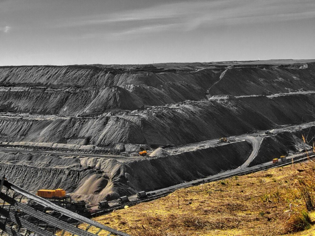 Alcoa and FYI Resources sign binding term sheet for new alumina plant