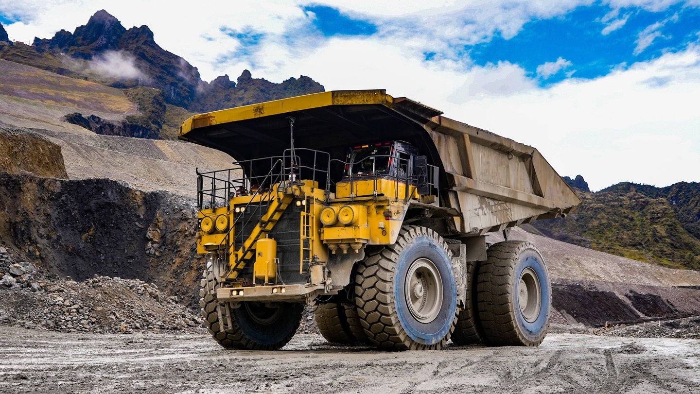 Arrow Minerals and Baosteel sign MoU on iron ore development in Guinea